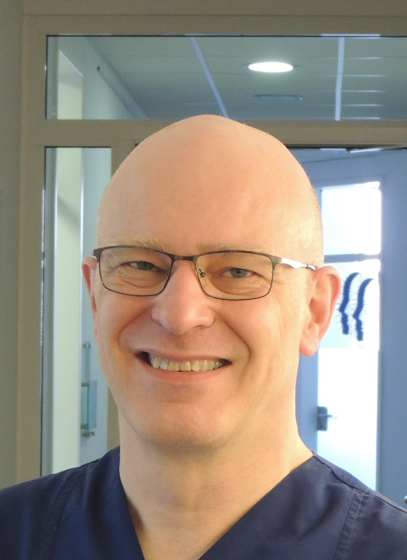 Dr. Christopher Messer - Oralchirurg in der Praxis Dr. Dr. Arnd Schultze